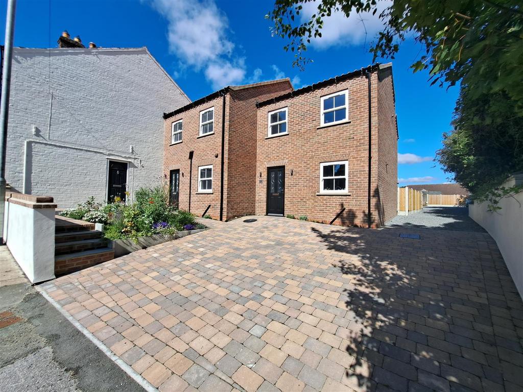 Front Street, Middleton On The Wolds, Driffield 2 bed semi-detached ...