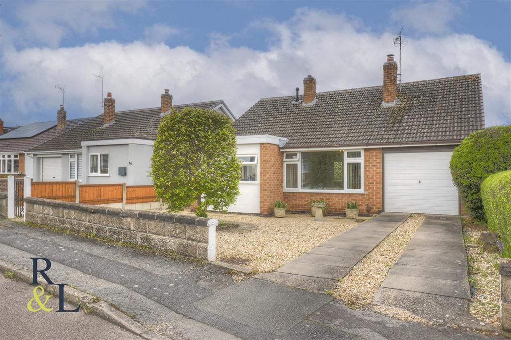 Lowlands Drive, Keyworth, Nottingham 2 bed detached bungalow - £310,000