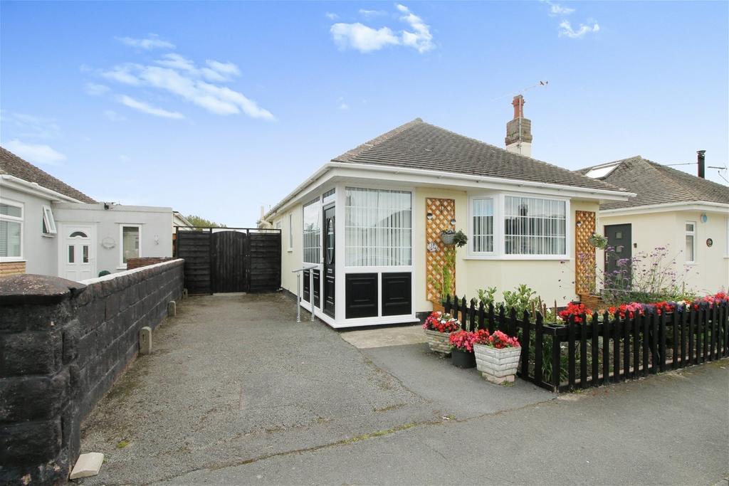 Kinmel Drive, Kinmel Bay 2 bed detached bungalow for sale - £185,000