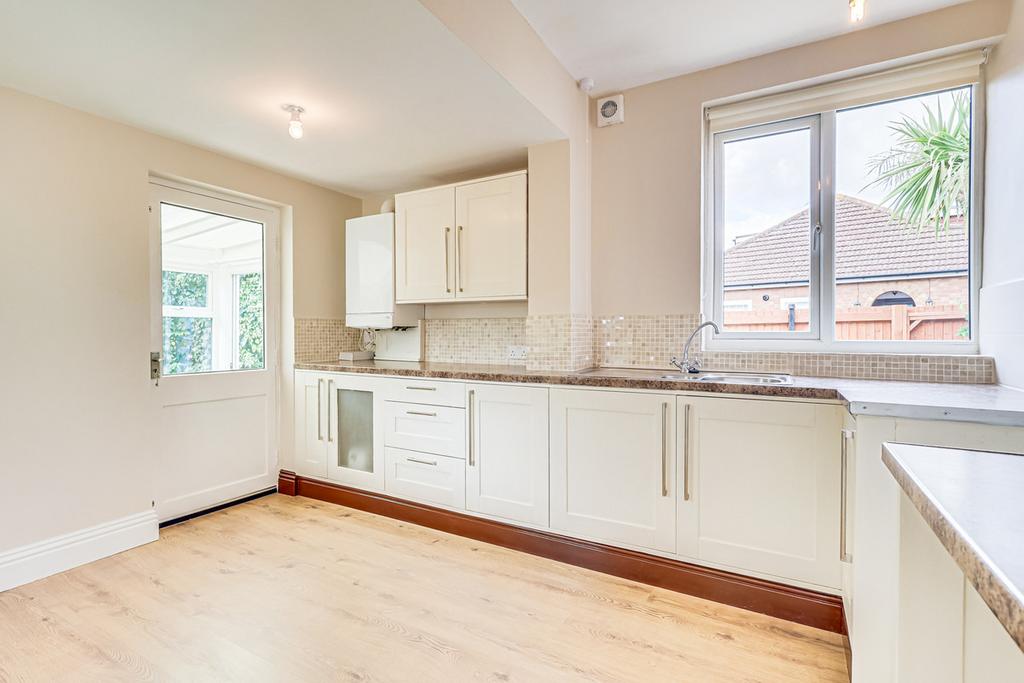 Feeches Road Southend On Sea Ss2 2 Bed Semi Detached Bungalow For