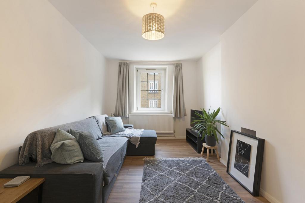 Wainwright House, Garnet Street, E1W 1 bed apartment - £1,746 pcm (£403 pw)