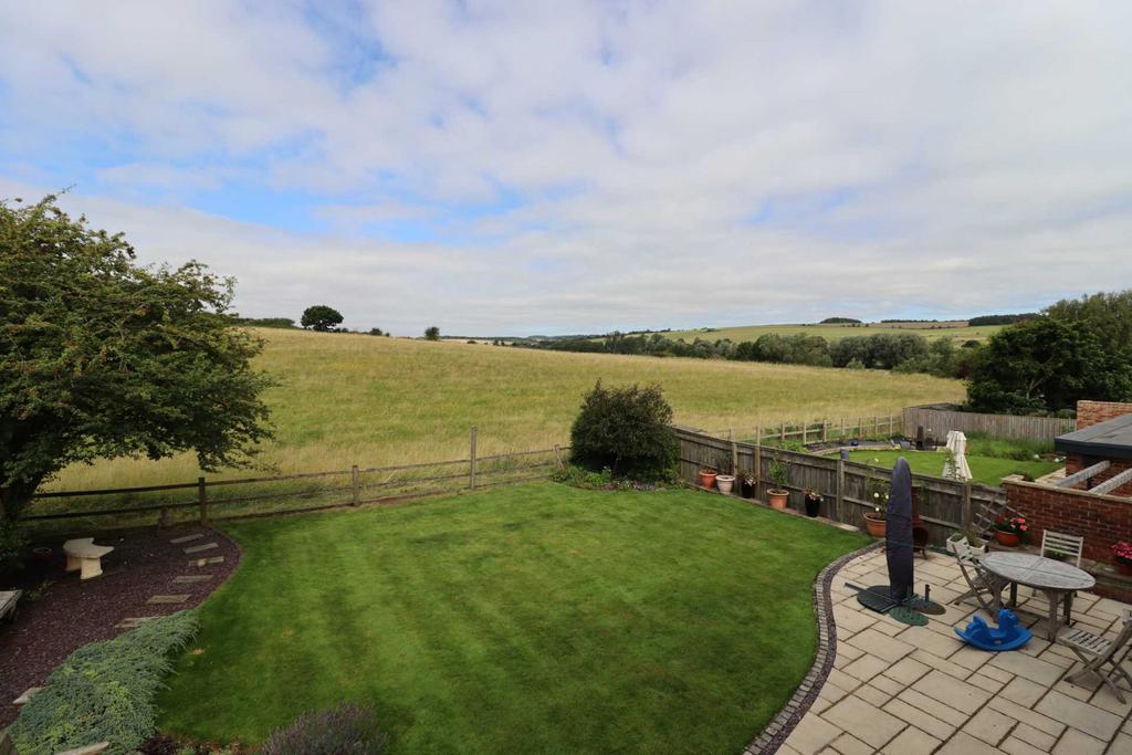West Manton, Marlborough, SN8 4HN 4 bed detached house - £795,000