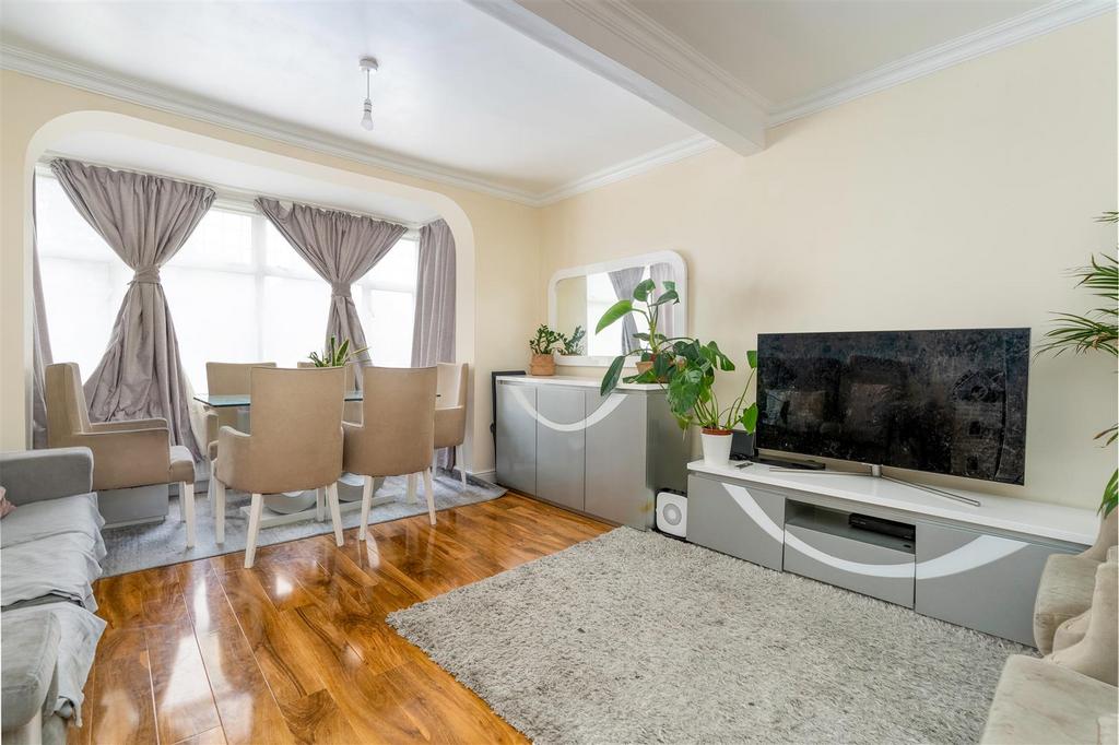 Oakview Road, London SE6 2 bed terraced house - £399,999