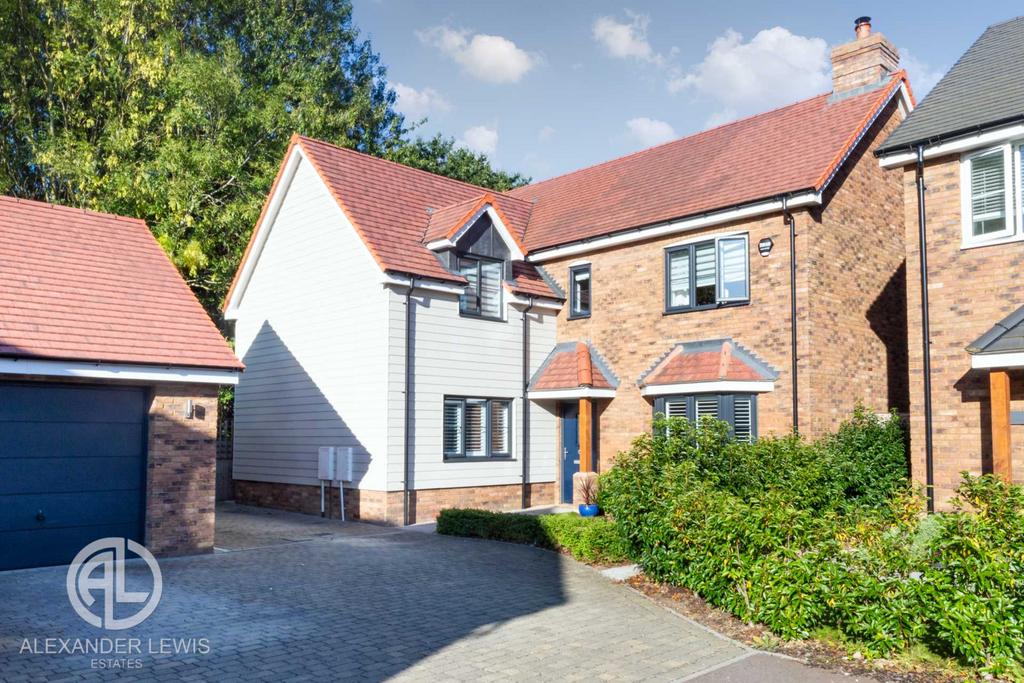 Old Nurseries, Meppershall, SG17 5PZ 5 bed detached house - £720,000