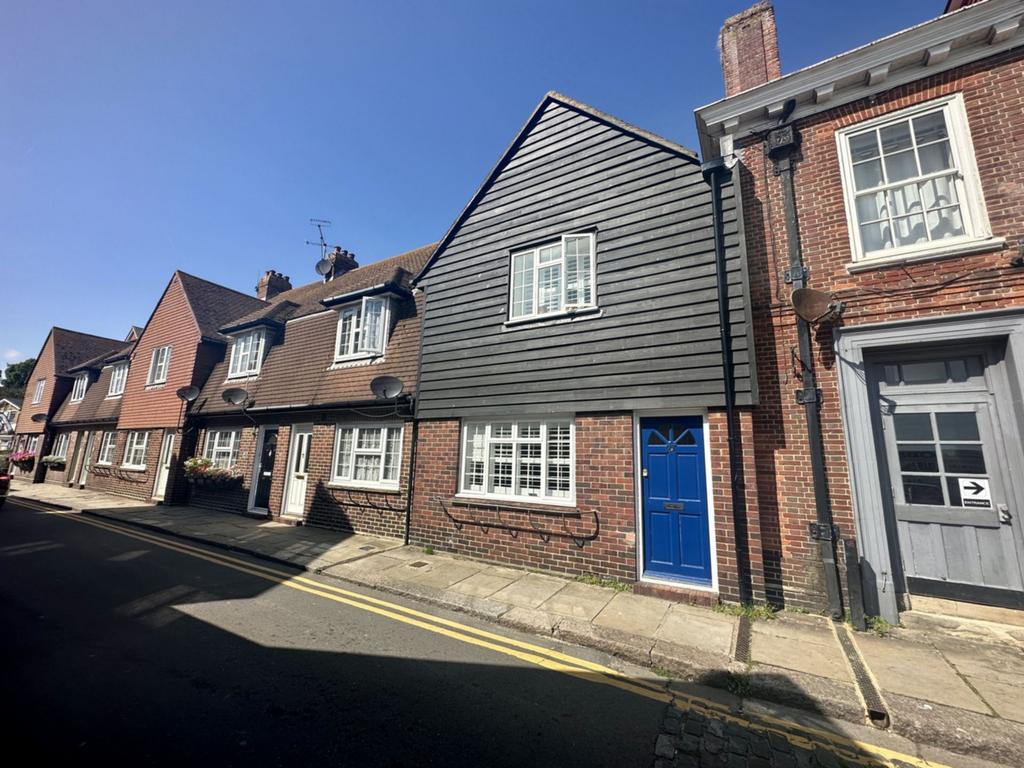 The Stade, Folkestone, CT19 2 bed house - £1,300 pcm (£300 pw)