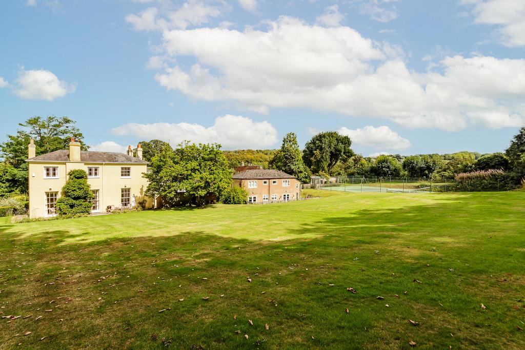 Pennis Lane, Fawkham, Kent, DA3 4 bed detached house for sale - £1,950,000