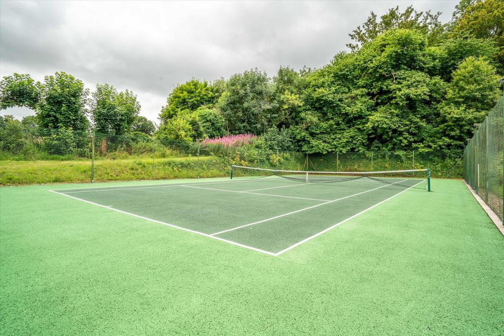 Pennis Lane, Fawkham, Kent, DA3 4 bed detached house for sale - £1,950,000