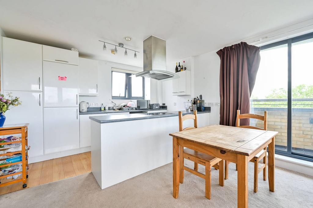Success House, Bermondsey, London, SE1 2 bed flat - £450,000