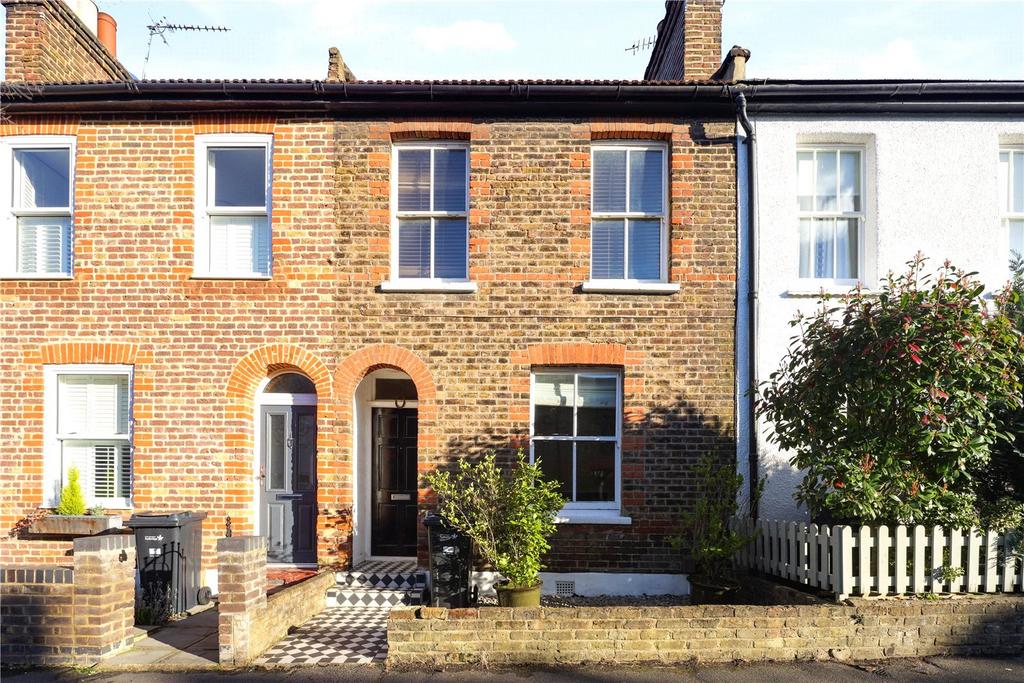 Cowley Road, Wanstead, London, E11 2 bed terraced house - £675,000