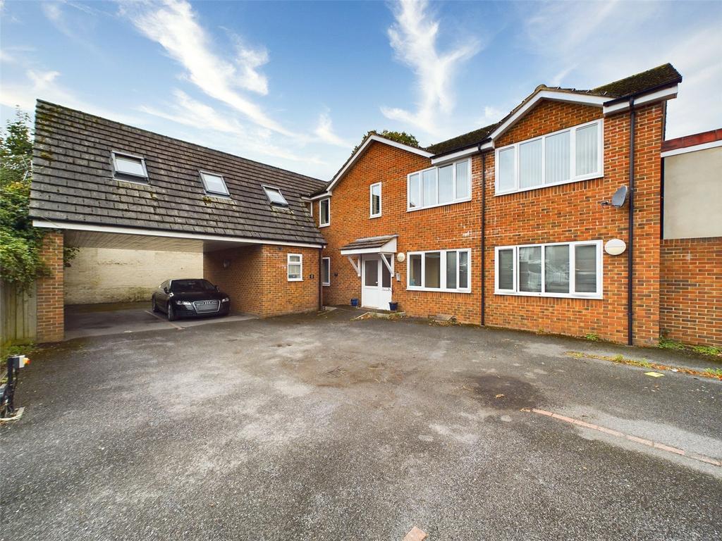 Somerford Road, Christchurch, Dorset... 1 bed apartment - £105,000