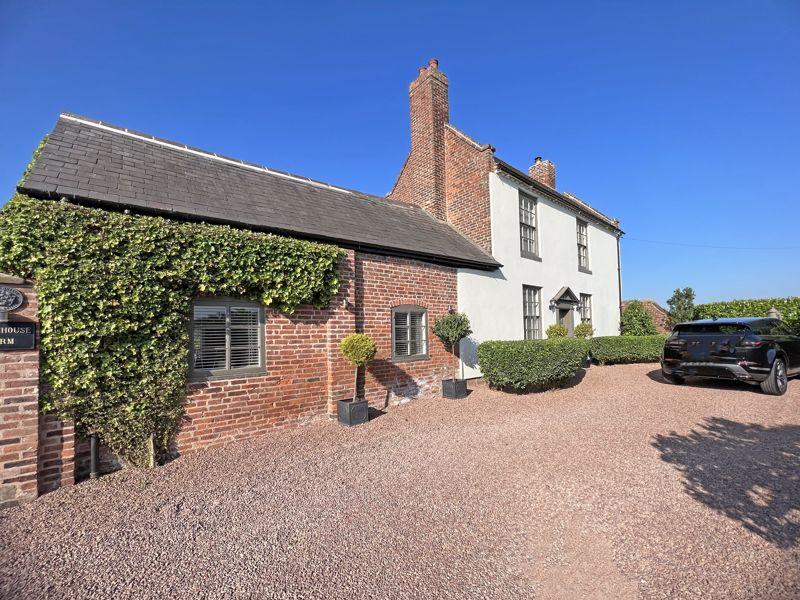 Upper Aston, Wolverhampton WV5 3 bed detached house for sale - £900,000
