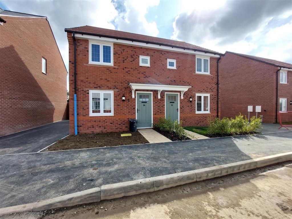 Sorrel Street, Gloucester GL2 2 bed semi-detached house - £102,000