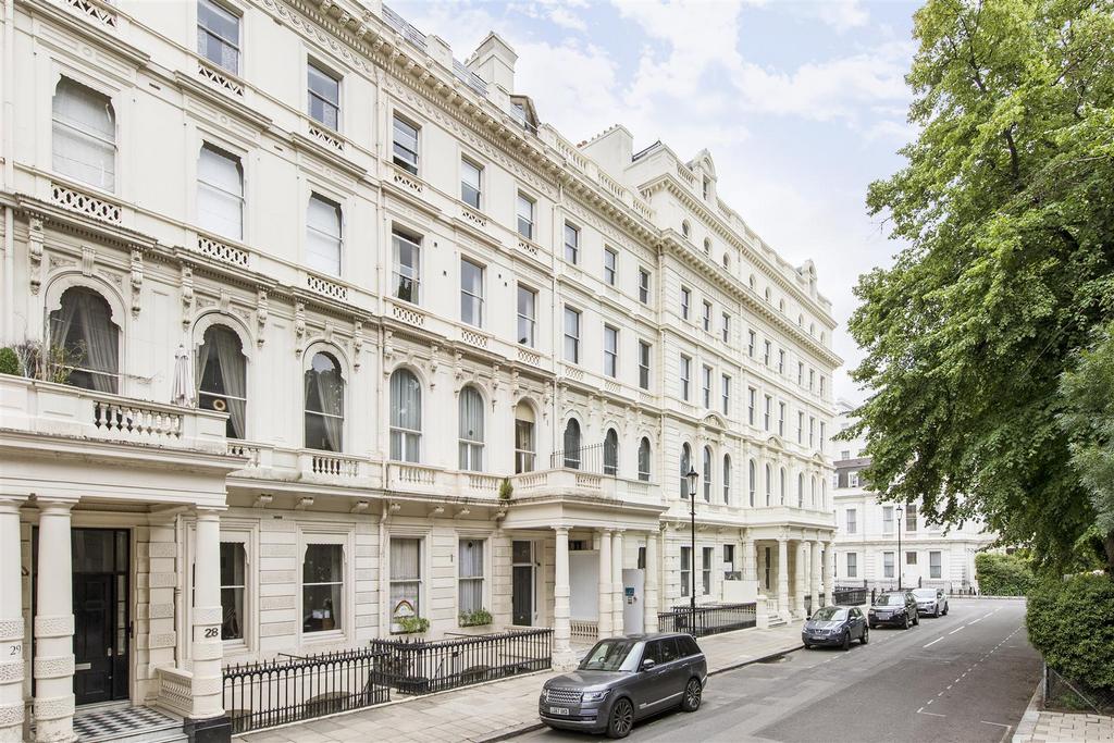 27 Lancaster Gate, London Studio - £1,650 pcm (£381 pw)