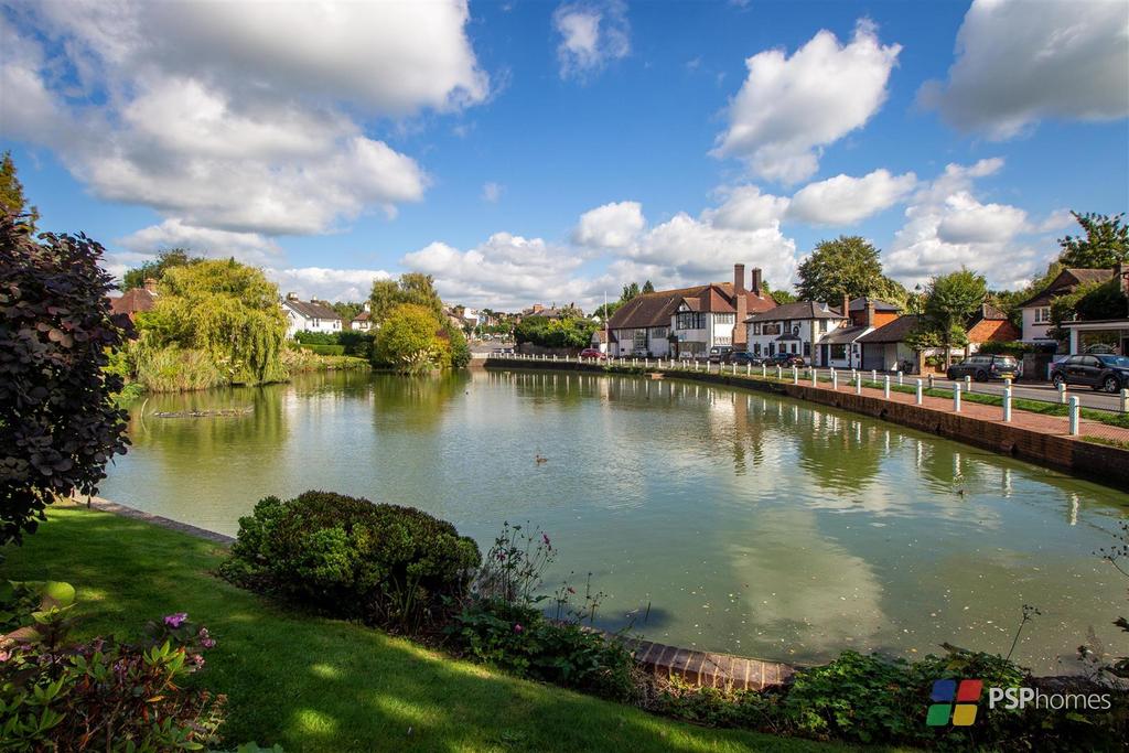 Woodpecker Chase, Lindfield 3 bed semi-detached house - £615,000