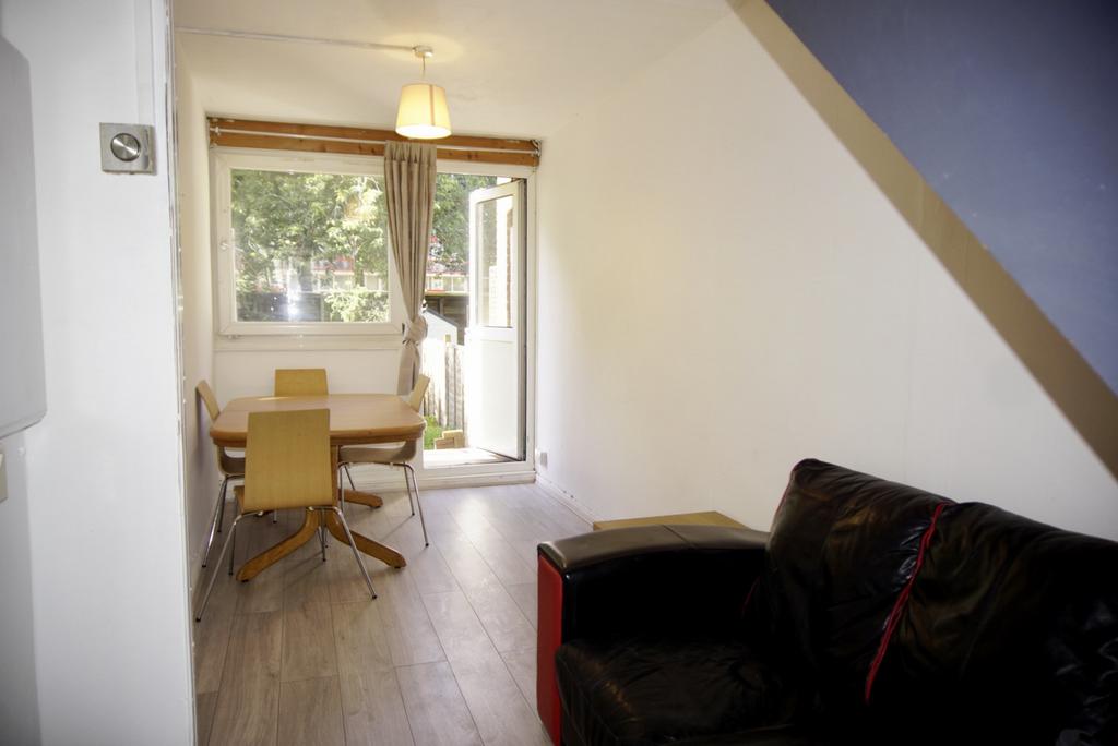 Bemerton Estate, London, London, N1 4 bed property - £4,000 pcm (£923 pw)