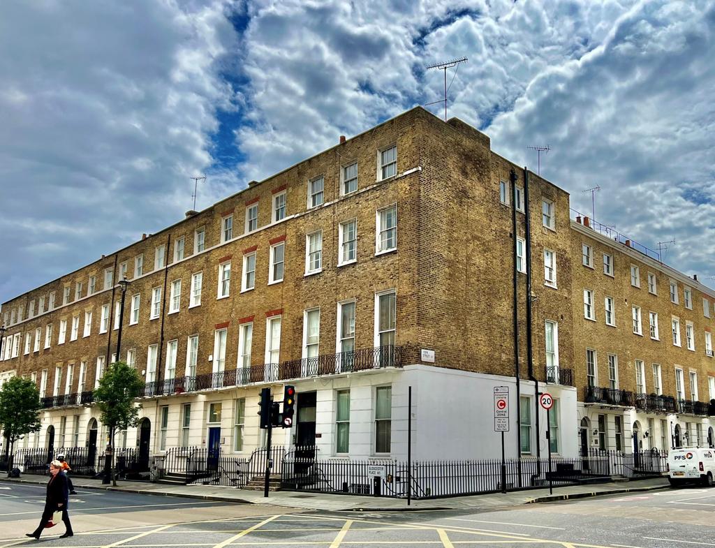 W1H 3PH 2 bed flat - £3,250 pcm (£750 pw)