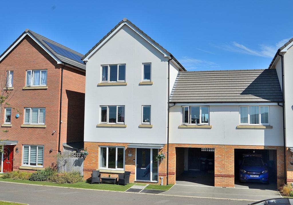 Glebe Farm Milton Keynes Mk17 4 Bed Townhouse £475 000