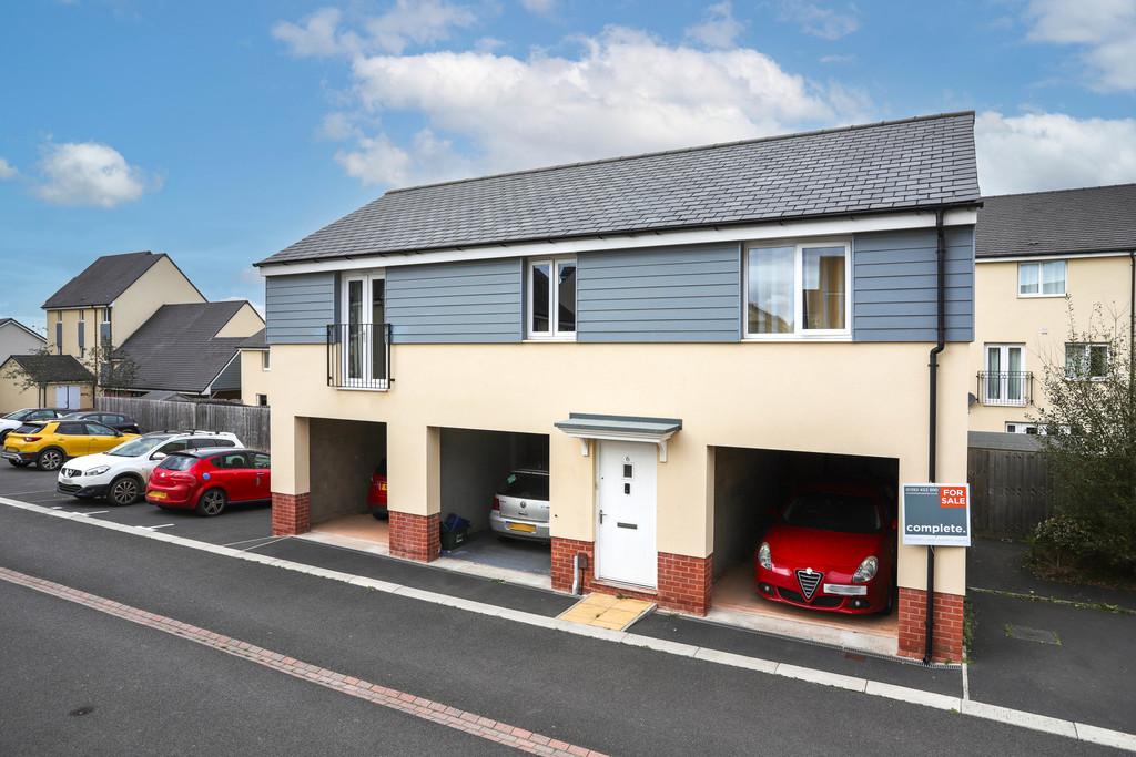 Cranbrook, Exeter 2 bed coach house - £200,000