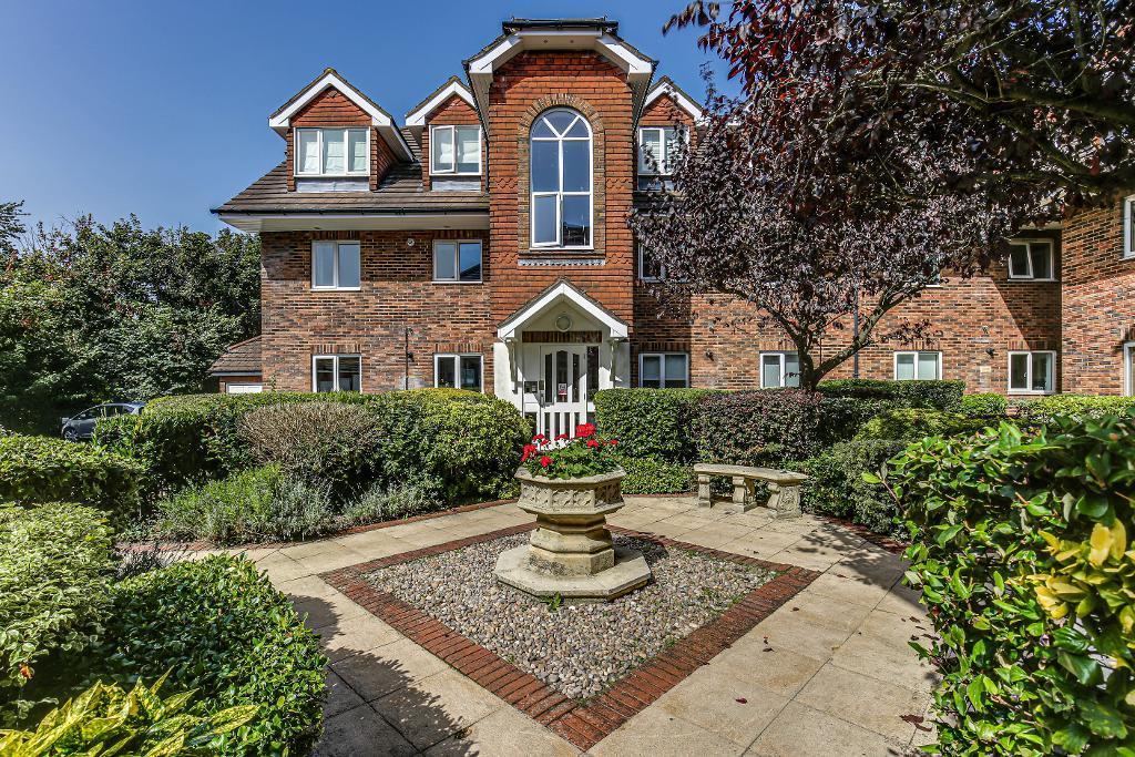 Addington Road, Sanderstead, South Croydon, CR2 8RE 2 bed flat for sale ...