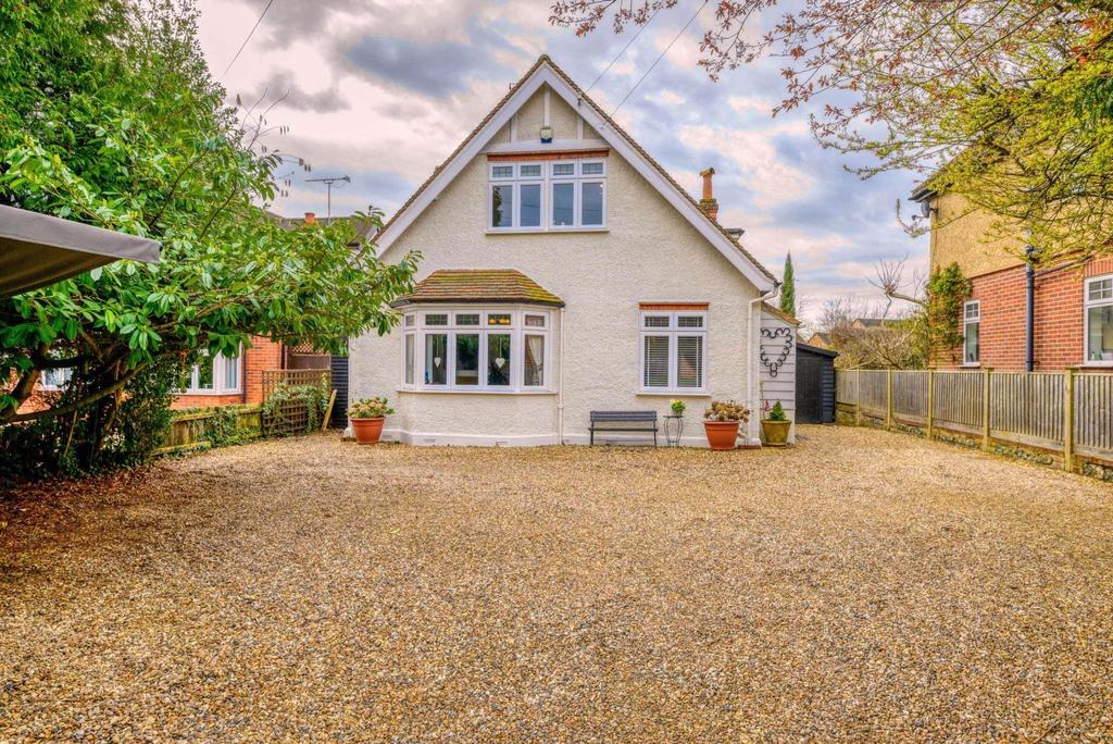 Upper Woodcote Road, Caversham Heights, Reading 4 bed detached house ...
