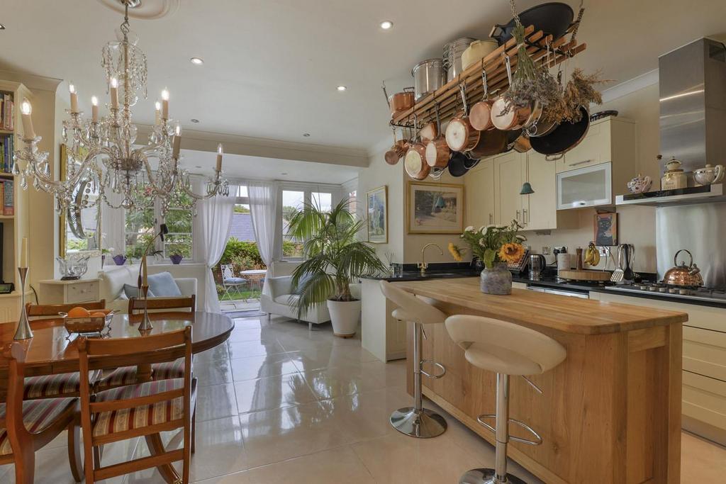 Beacon Avenue, Kings Hill, ME19 4LH 5 bed townhouse for sale - £585,000