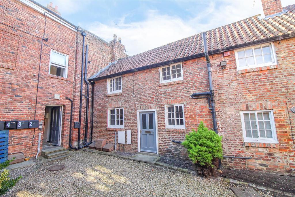 High Skellgate, Ripon 1 bed terraced house for sale - £140,000