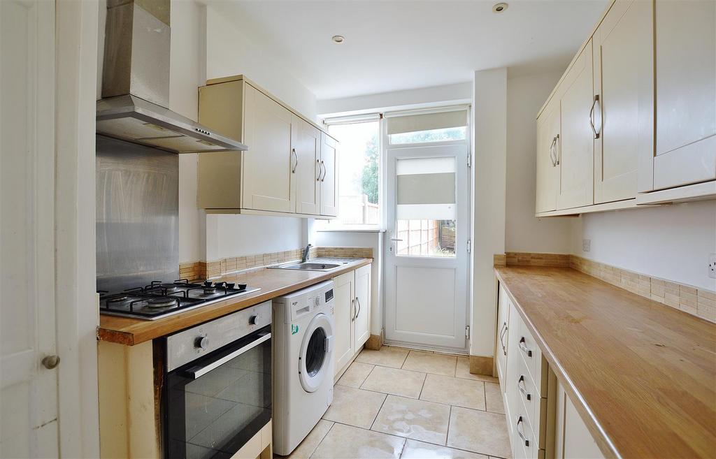 Long Furlong Drive, Slough 3 bed terraced house - £385,000