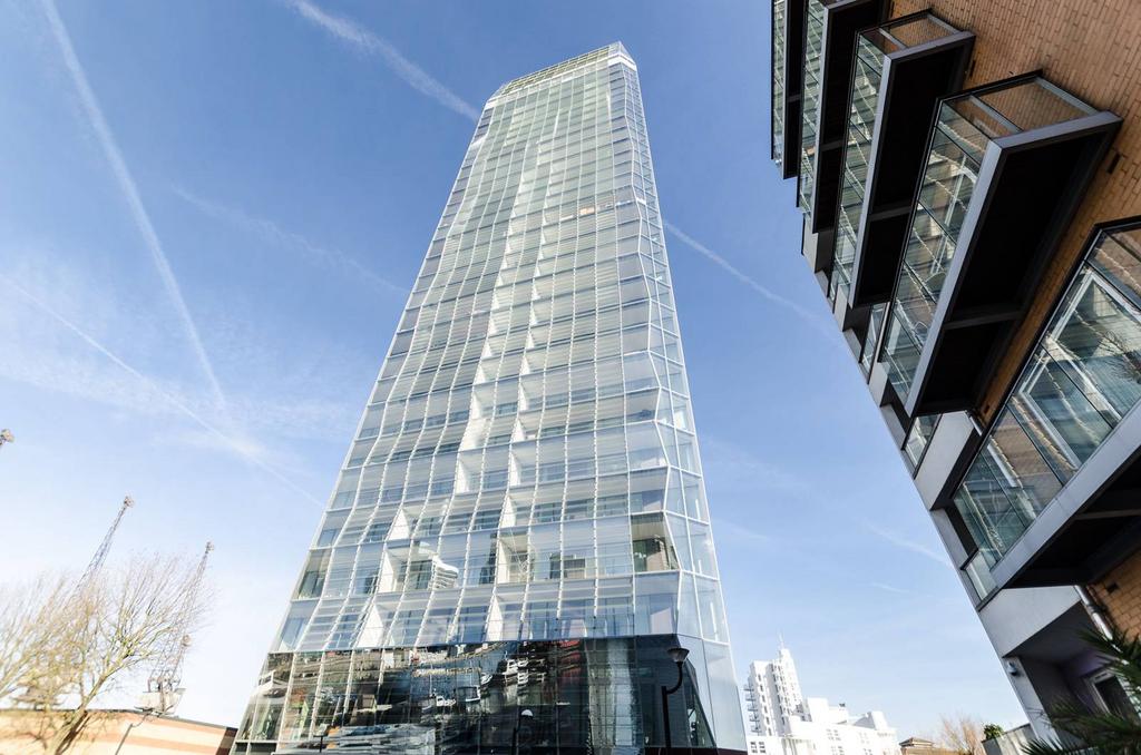 Dollar Bay, Canary Wharf, London, E14 2 bed flat - £3,424 pcm (£790 pw)