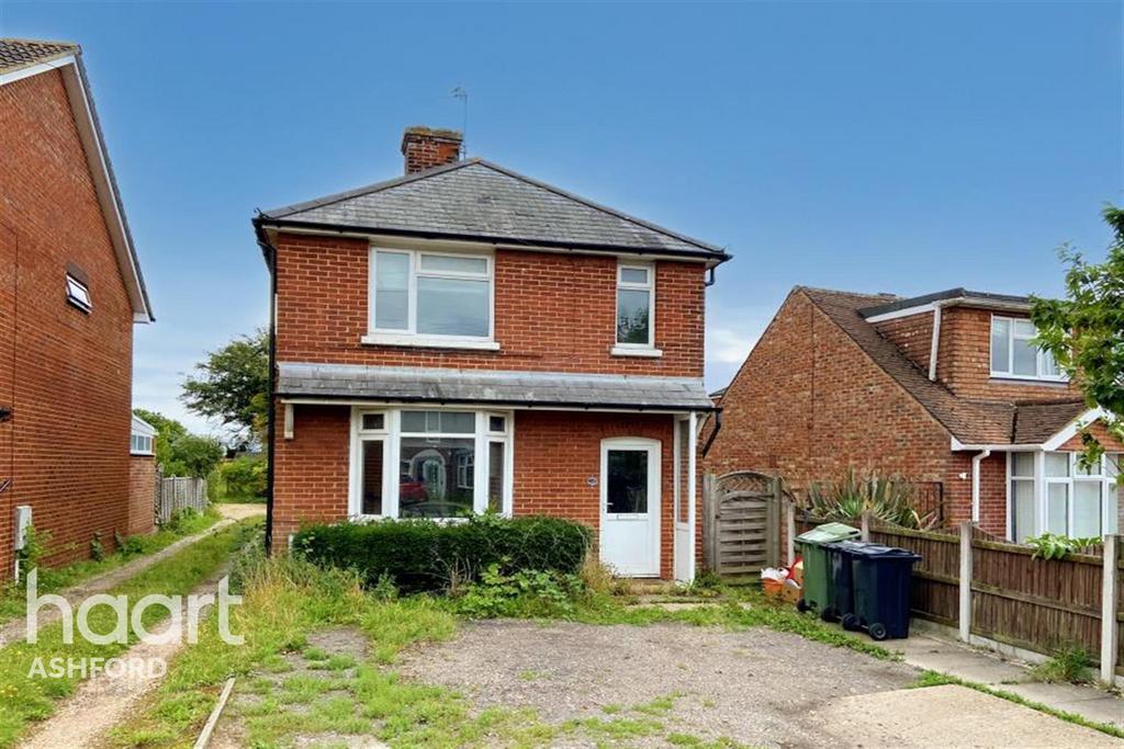 Canterbury Road, TN24... 3 bed detached house - £1,495 pcm (£345 pw)