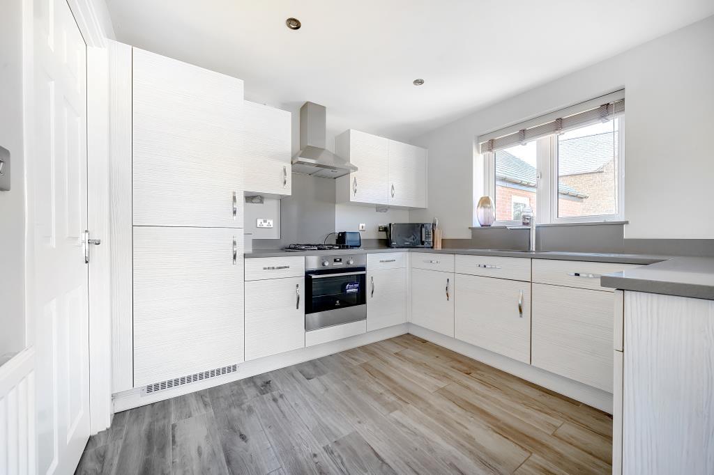 Banbury, Oxfordshire, OX16 3 bed detached house - £400,000