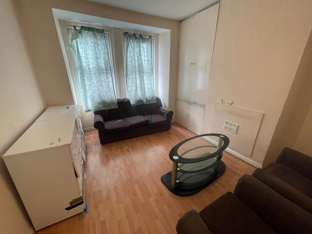 Hammond Road, Southall, UB2 3 bed terraced house for sale - £489,950