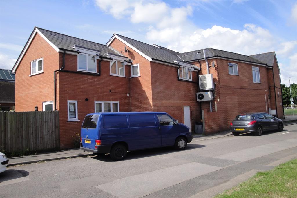 Guildford GU1 2 bed maisonette to rent - £1,575 pcm (£363 pw)