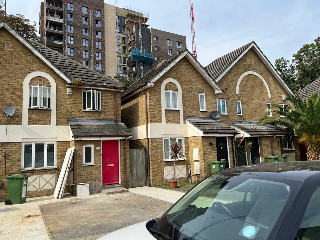 Farrow Lane, New Cross, London, SE14 5DB 4 bed terraced house - £3,200 ...