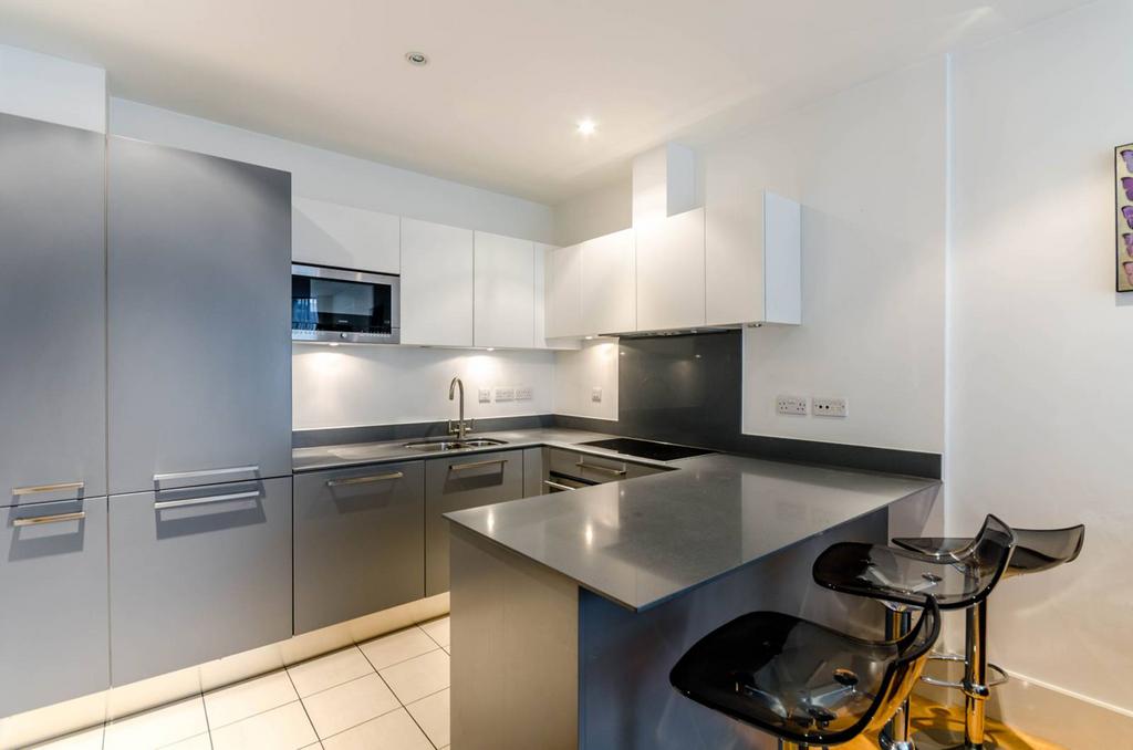 Ensign House, Battersea Reach... 2 bed flat for sale - £650,000