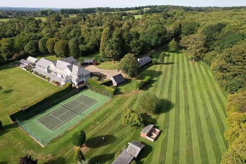 Tunbridge Lane, Liphook 6 bed country house - £3,750,000