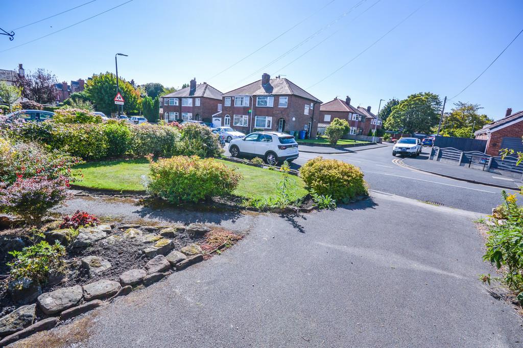 Moss Lane, Timperley 3 bed semi-detached house for sale - £430,000