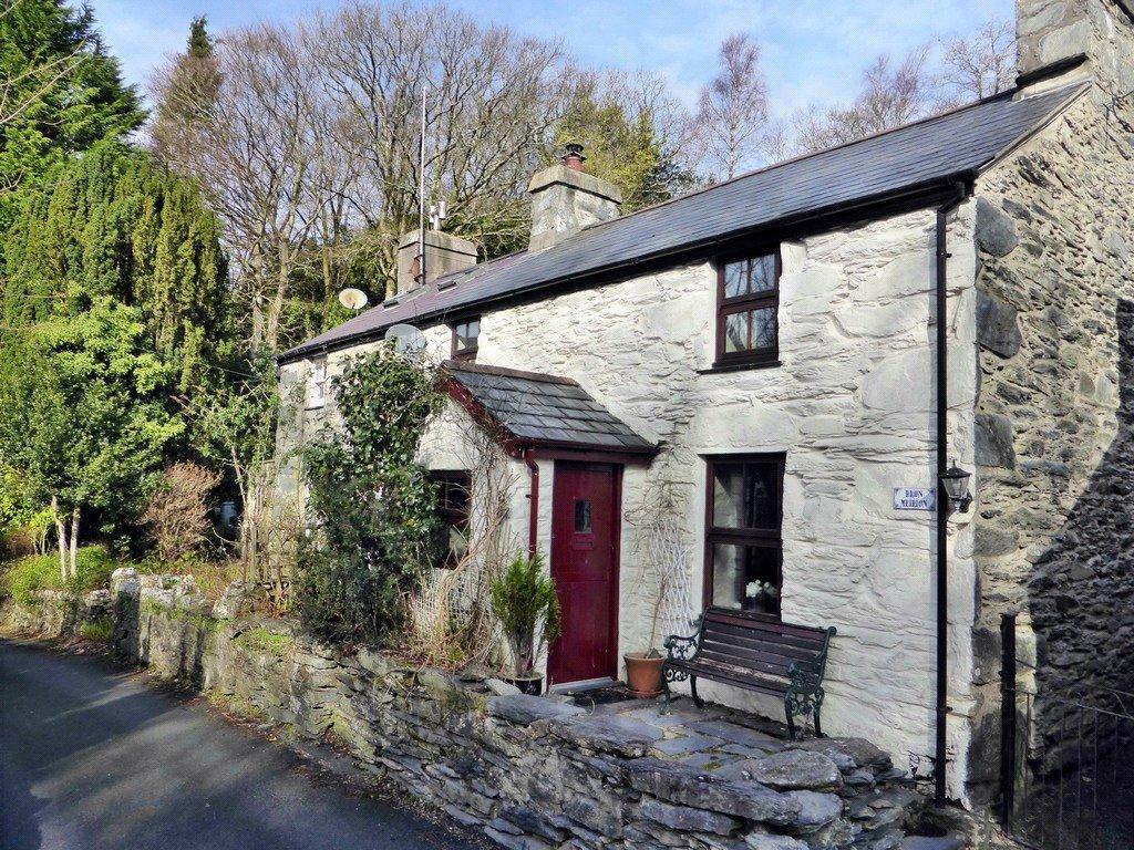 Nantmor, Gwynedd, LL55 3 bed semi-detached house for sale - £250,000