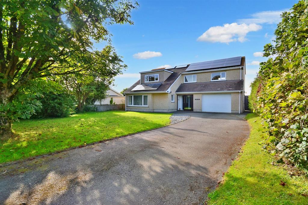 Tiers Cross 4 bed detached house - £375,000
