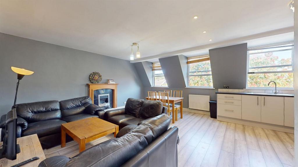 Elsham Road, London W14 2 bed flat for sale - £600,000