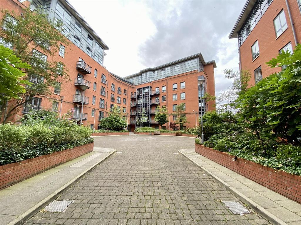 Mere House, Manchester 2 bed apartment - £200,000
