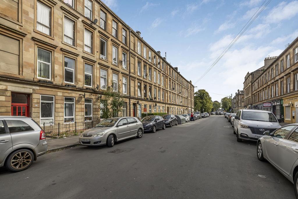Albert Road, Govanhill 2 bed flat - £1,100 pcm (£254 pw)