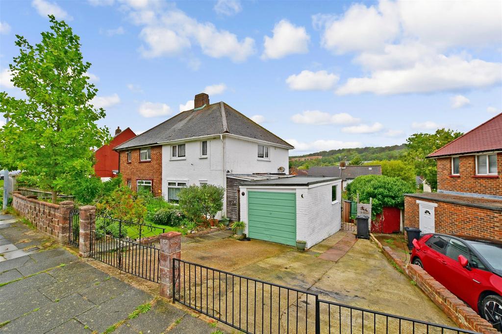 Ashburnham Drive Coldean Brighton 3 Bed Semi Detached House £400 000