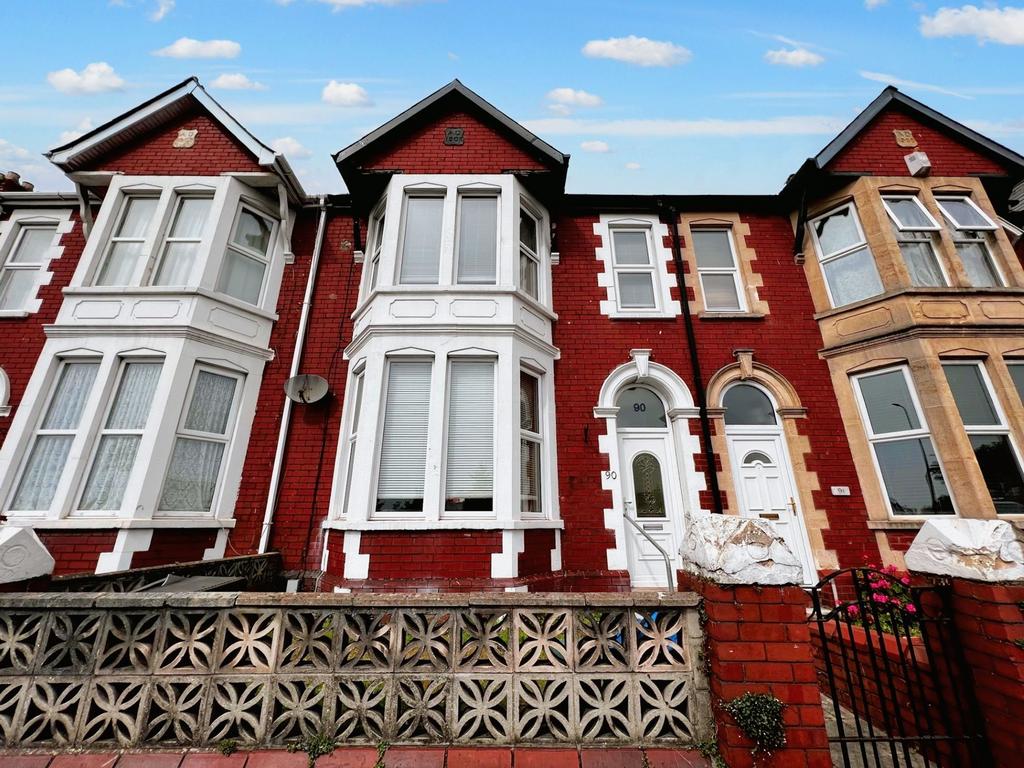Broad Street, Barry, CF62 4 bed terraced house - £290,000