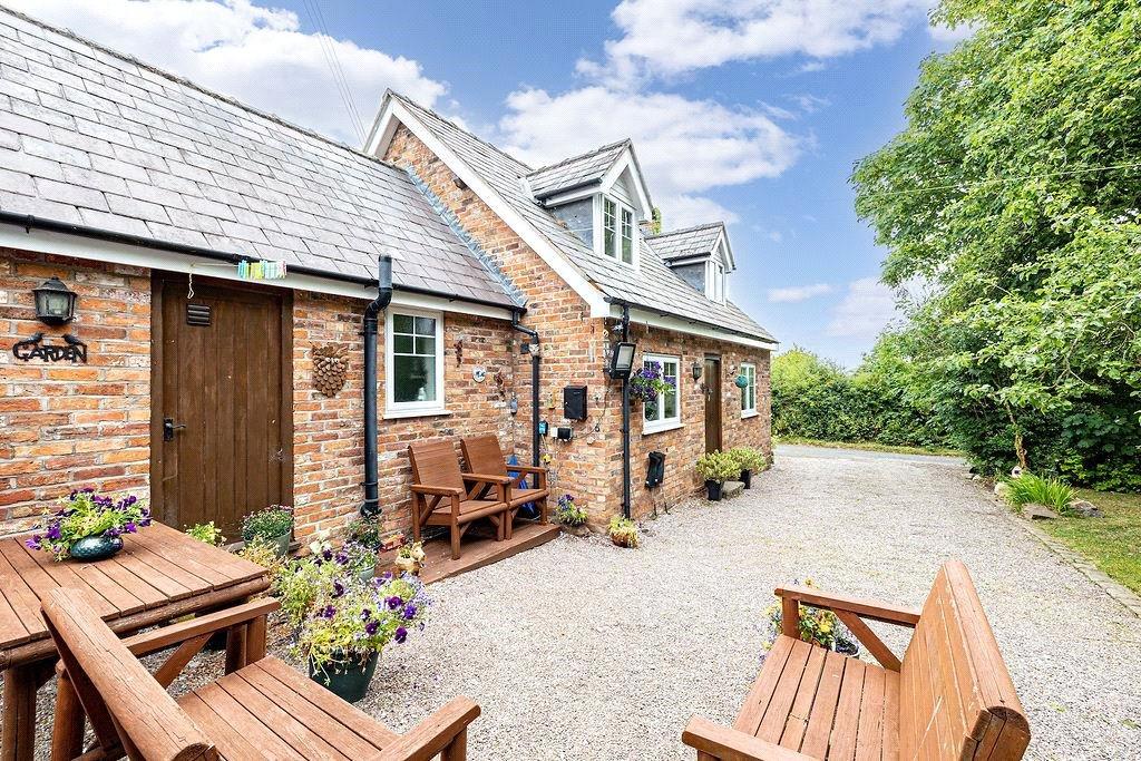 Badcocks Lane, Spurstow, Tarporley, CW6 2 bed detached house for sale ...