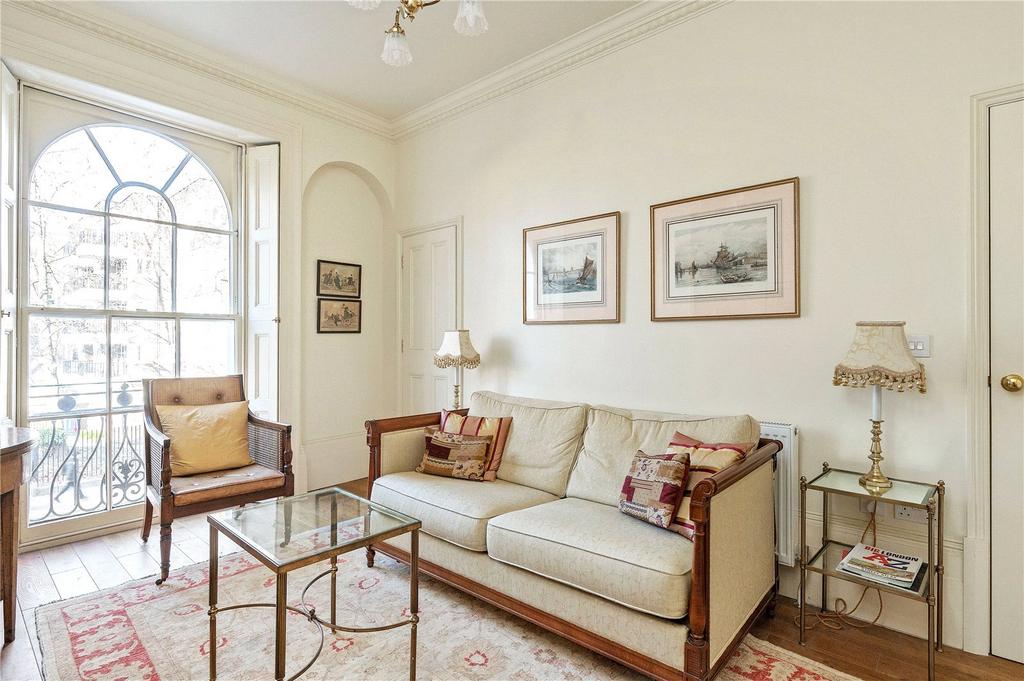 Regent Square, London, WC1H 1 bed apartment - £2,383 pcm (£550 pw)