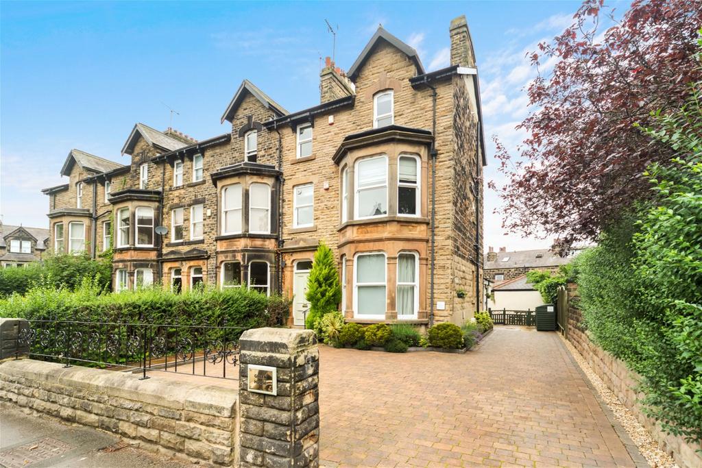 Grove Road, Harrogate HG1 2 bed flat - £240,000
