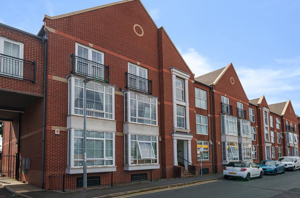 Mill Lane, Beverley, HU17 1 bed flat for sale - £100,000