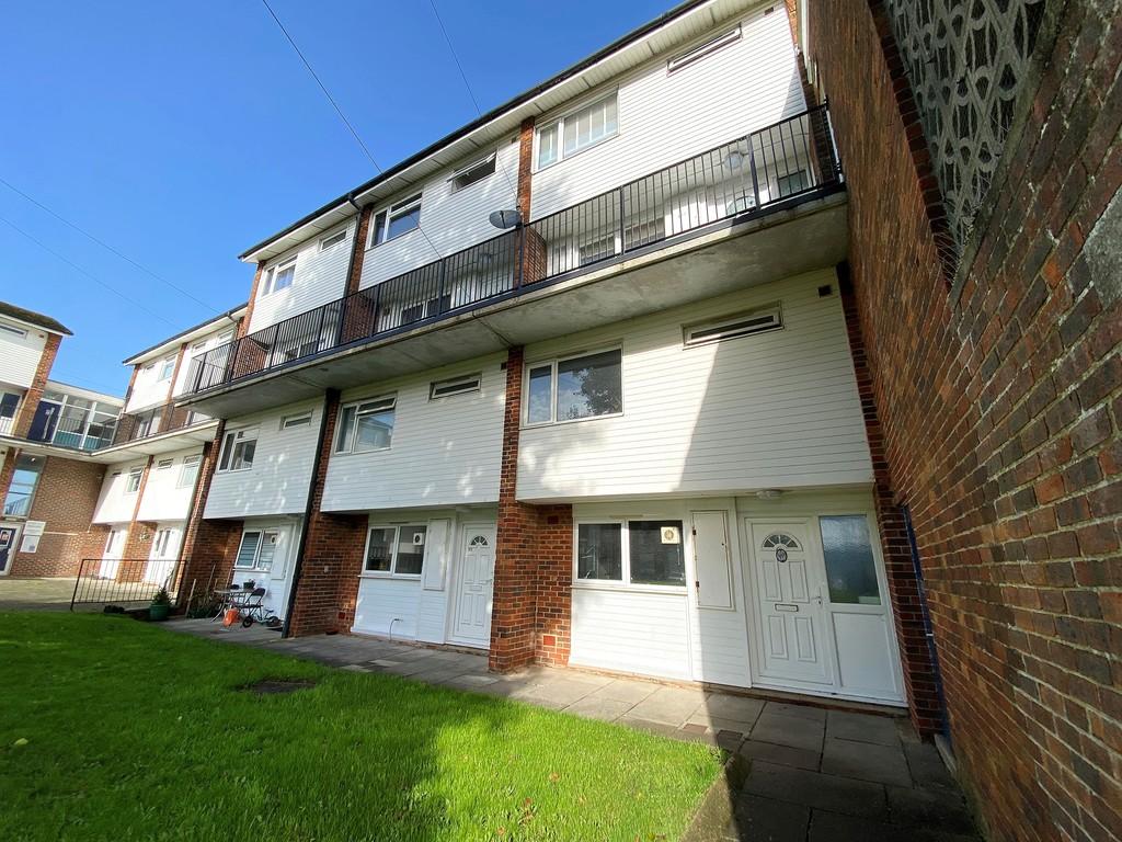 Lumsden Road, Southsea 3 bed ground floor maisonette for sale - £165,000