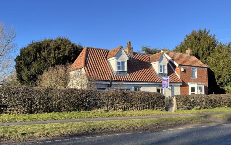 Firsby Lodge, New Main Road, Scamblesby 3 bed cottage for sale - £350,000