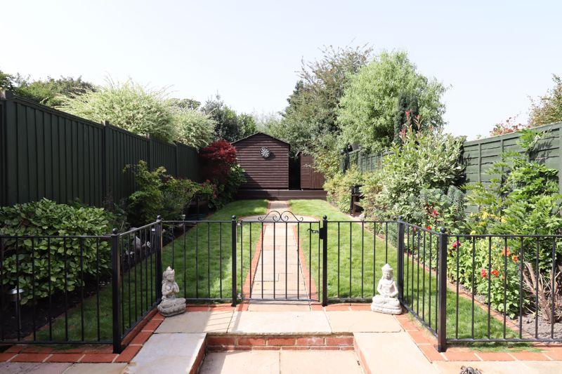 Whitmore Lane, Ascot SL5 2 bed cottage - £550,000